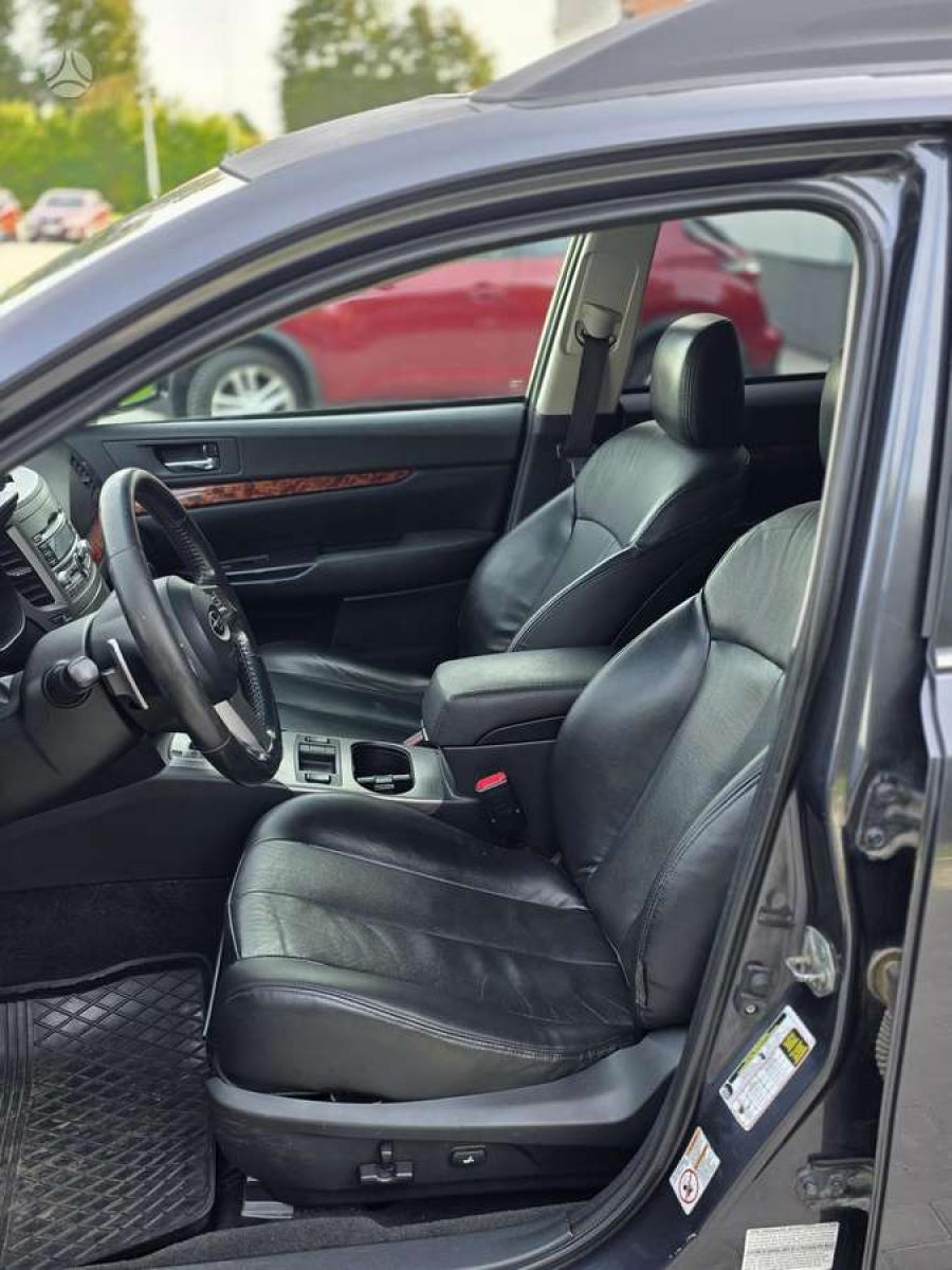 Grey Subaru Outback 2011 in Vilnius, with an engine capacity of 2.46 L and mileage of 330 thousand km for 3000 €, photo 10 on AUTOMOTO.COM.LV