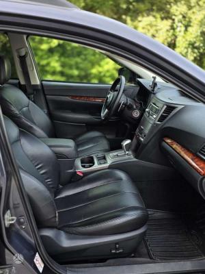 Grey Subaru Outback 2011 in Vilnius, with an engine capacity of 2.46 L and mileage of 330 thousand km for 3000 €, photo 11 on AUTOMOTO.COM.LV