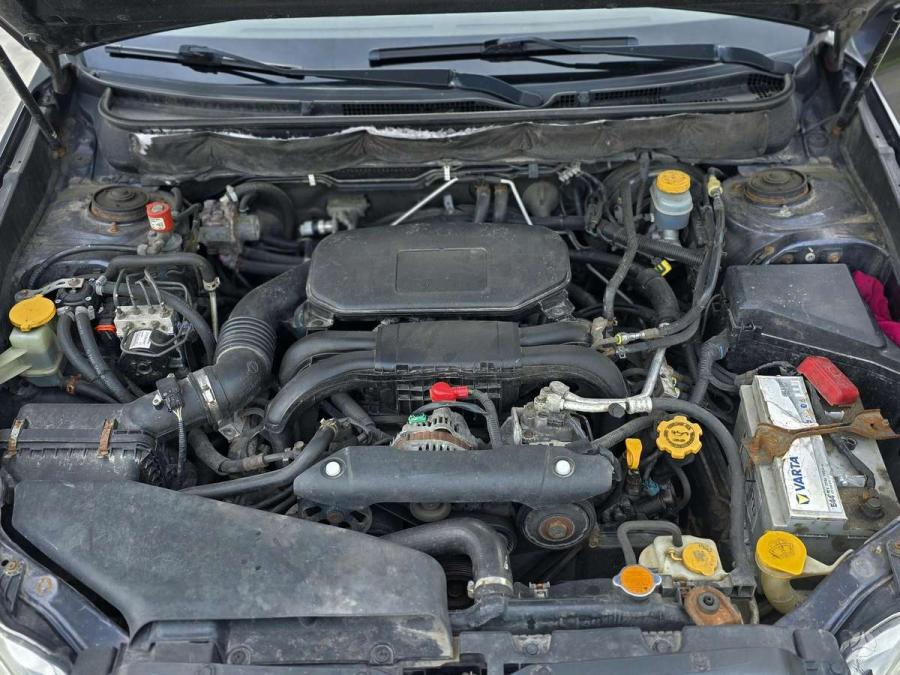 Grey Subaru Outback 2011 in Vilnius, with an engine capacity of 2.46 L and mileage of 330 thousand km for 3000 €, photo 13 on AUTOMOTO.COM.LV