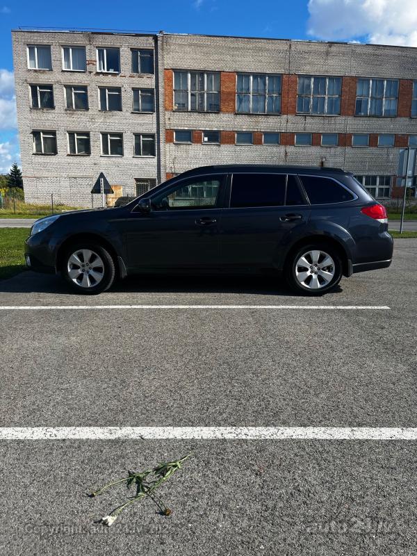 Субару Аутбек 2011 в Таллин на AUTOMOTO.COM.LV Серый Субару Аутбек 2011 в Таллин, объемом двигателя 2.50 л и пробегом 226 тыс. км за 3500 €, фото 5 на AUTOMOTO.COM.LV