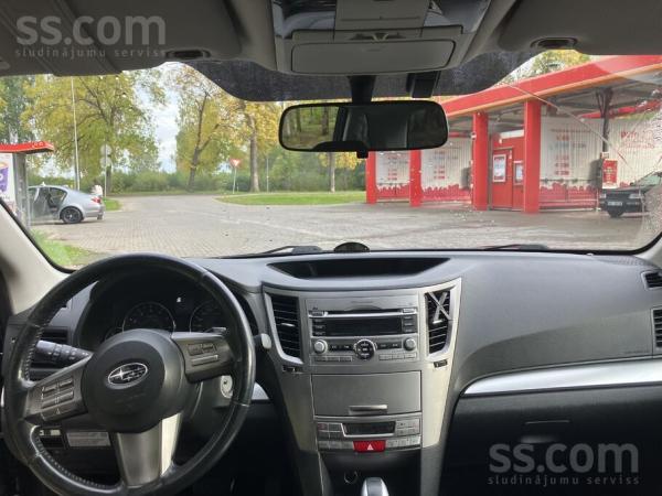 Pelēks Subaru Outback 2011 Rīga, ar dzinēja tilpumu 2.50 L un nobraukumu 329 tūkst. km par 4900 €, foto 1 vietnē AUTOMOTO.COM.LV