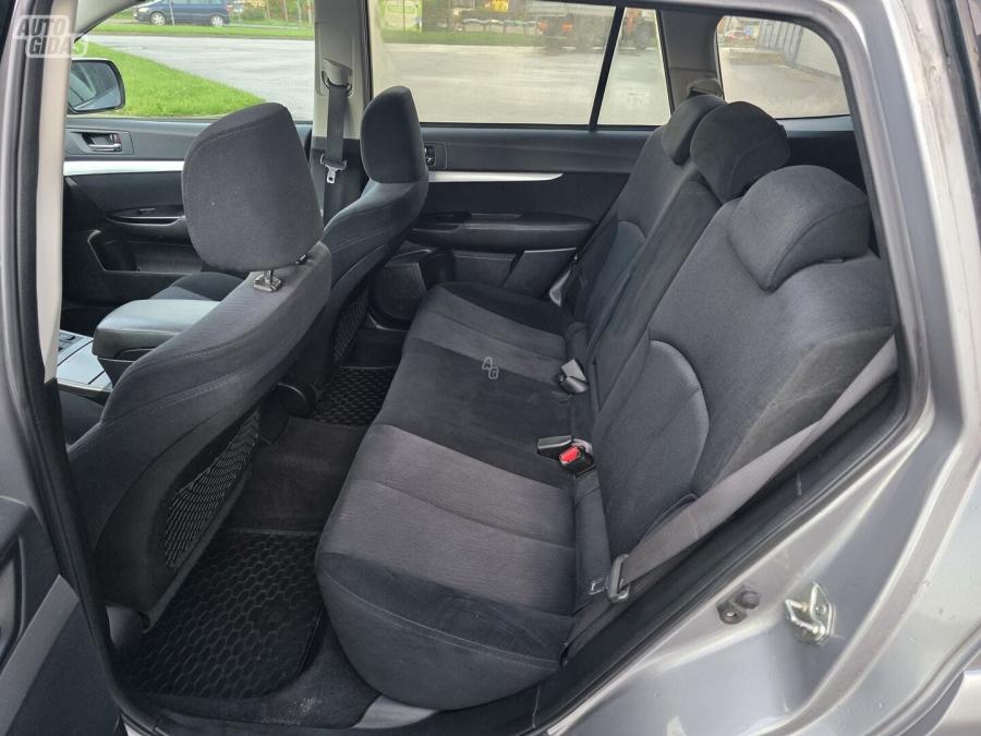 Pelēks Subaru Outback 2011 Kretinga, ar dzinēja tilpumu 2.50 L un nobraukumu 308 tūkst. km par 3995 €, foto 12 vietnē AUTOMOTO.COM.LV