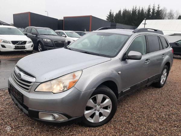 Grey Subaru Outback 2012 in Kaunas, with an engine capacity of 2.46 L and mileage of 220 thousand km for 3750 €, photo 1 on AUTOMOTO.COM.LV