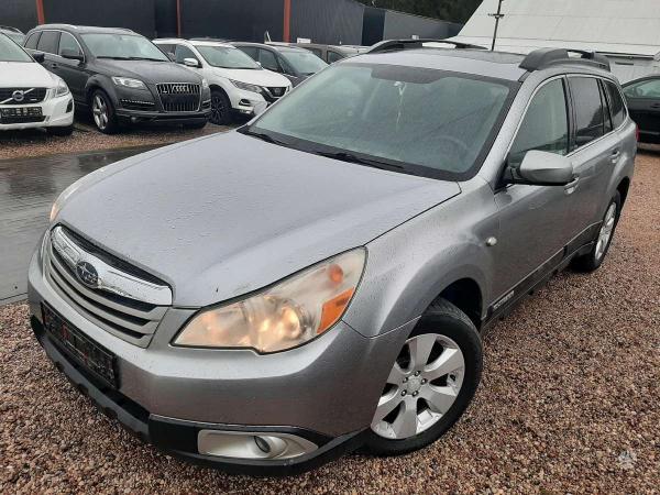Grey Subaru Outback 2012 in Kaunas, with an engine capacity of 2.46 L and mileage of 220 thousand km for 3750 €, photo 2 on AUTOMOTO.COM.LV