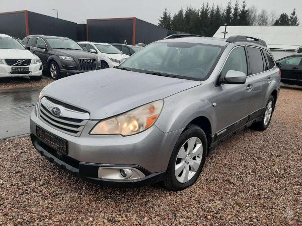Grey Subaru Outback 2012 in Kaunas, with an engine capacity of 2.46 L and mileage of 220 thousand km for 3750 €, photo 4 on AUTOMOTO.COM.LV