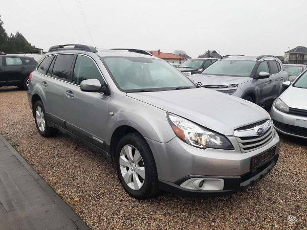 Grey Subaru Outback 2012 in Kaunas, with an engine capacity of 2.46 L and mileage of 220 thousand km for 3750 €, photo 5 on AUTOMOTO.COM.LV