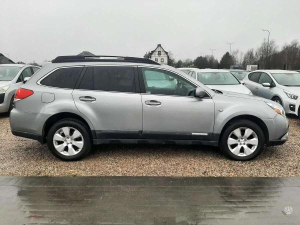 Grey Subaru Outback 2012 in Kaunas, with an engine capacity of 2.46 L and mileage of 220 thousand km for 3750 €, photo 6 on AUTOMOTO.COM.LV