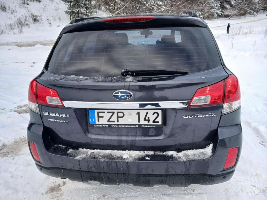 Grey Subaru Outback 2012 in Vilnius, with an engine capacity of 2.46 L and mileage of 289 thousand km for 5300 €, photo 5 on AUTOMOTO.COM.LV