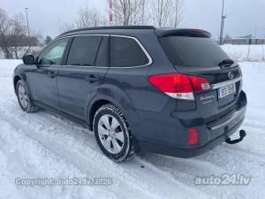 Grey Subaru Outback 2012 in Tallinn, with an engine capacity of 2.00 L and mileage of 298 thousand km for 3990 €, photo 3 on AUTOMOTO.COM.LV