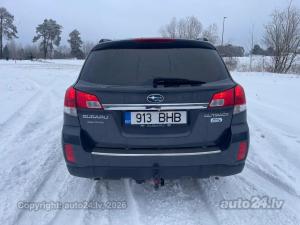 Grey Subaru Outback 2012 in Tallinn, with an engine capacity of 2.00 L and mileage of 298 thousand km for 3990 €, photo 4 on AUTOMOTO.COM.LV