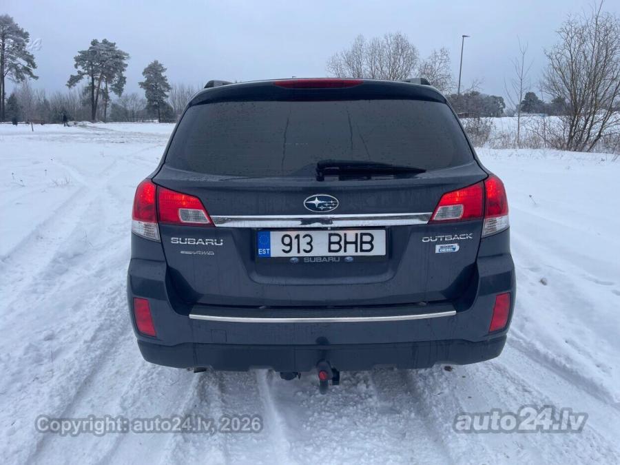 Grey Subaru Outback 2012 in Tallinn, with an engine capacity of 2.00 L and mileage of 298 thousand km for 3990 €, photo 4 on AUTOMOTO.COM.LV
