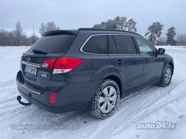 Pelēks Subaru Outback 2012 Tallina, ar dzinēja tilpumu 2.00 L un nobraukumu 298 tūkst. km par 3990 €, foto 5 vietnē AUTOMOTO.COM.LV