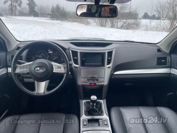 Pelēks Subaru Outback 2012 Tallina, ar dzinēja tilpumu 2.00 L un nobraukumu 298 tūkst. km par 3990 €, foto 7 vietnē AUTOMOTO.COM.LV
