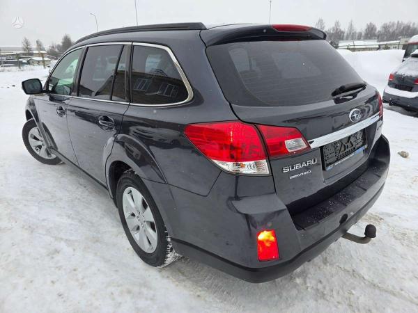 Grey Subaru Outback 2012 in Utena, with an engine capacity of 2.46 L and mileage of 206 thousand km for 7750 €, photo 5 on AUTOMOTO.COM.LV
