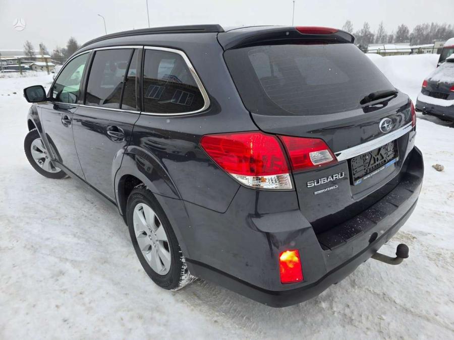 Grey Subaru Outback 2012 in Utena, with an engine capacity of 2.46 L and mileage of 206 thousand km for 7750 €, photo 5 on AUTOMOTO.COM.LV