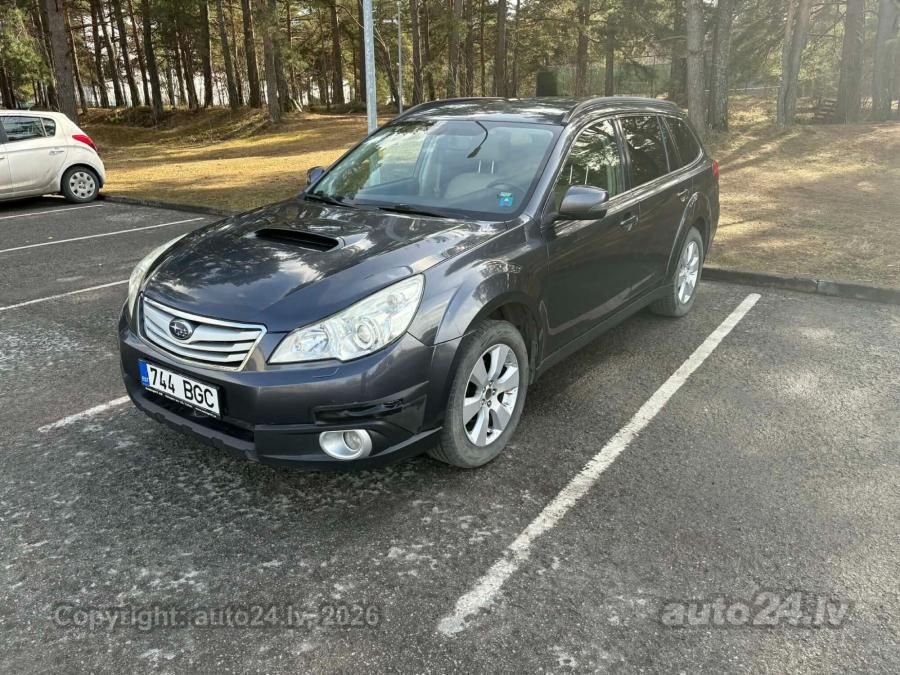 Pelēks Subaru Outback 2012 Tallina, ar dzinēja tilpumu 2.00 L un nobraukumu 271 tūkst. km par 4100 €, foto 1 vietnē AUTOMOTO.COM.LV