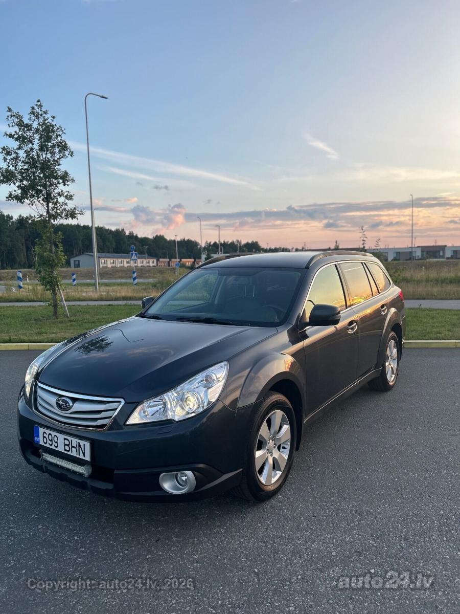 Grey Subaru Outback 2012 in Tallinn, with an engine capacity of 2.50 L and mileage of 240 thousand km for 5900 €, photo 1 on AUTOMOTO.COM.LV