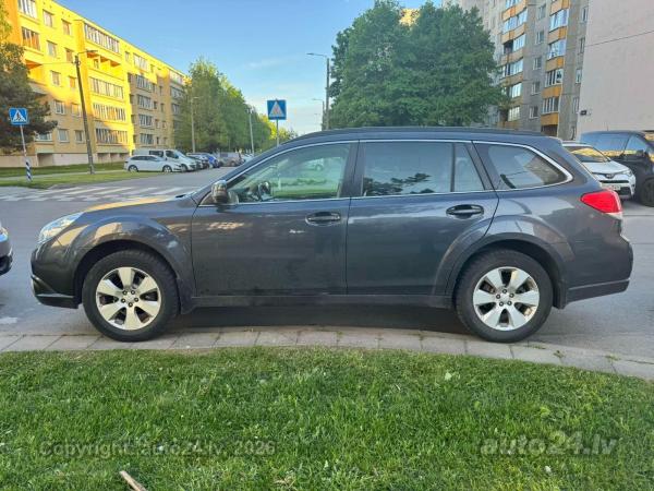 Grey Subaru Outback 2012 in Tallinn, with an engine capacity of 2.00 L and mileage of 194 thousand km for 4999 €, photo 6 on AUTOMOTO.COM.LV