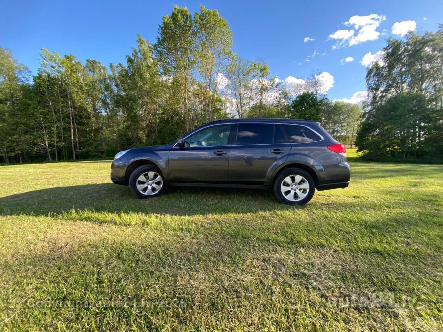 Pelēks Subaru Outback 2012 Tallina, ar dzinēja tilpumu 2.50 L un nobraukumu 186 tūkst. km par 7100 €, foto 3 vietnē AUTOMOTO.COM.LV