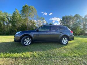 Pelēks Subaru Outback 2012 Tallina, ar dzinēja tilpumu 2.50 L un nobraukumu 186 tūkst. km par 7100 €, foto 4 vietnē AUTOMOTO.COM.LV