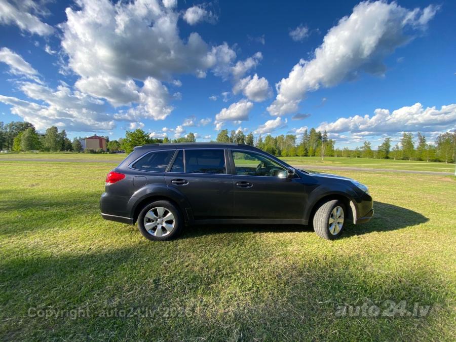 Pelēks Subaru Outback 2012 Tallina, ar dzinēja tilpumu 2.50 L un nobraukumu 186 tūkst. km par 7100 €, foto 6 vietnē AUTOMOTO.COM.LV