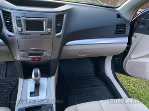 Pelēks Subaru Outback 2012 Tallina, ar dzinēja tilpumu 2.50 L un nobraukumu 186 tūkst. km par 7100 €, foto 12 vietnē AUTOMOTO.COM.LV