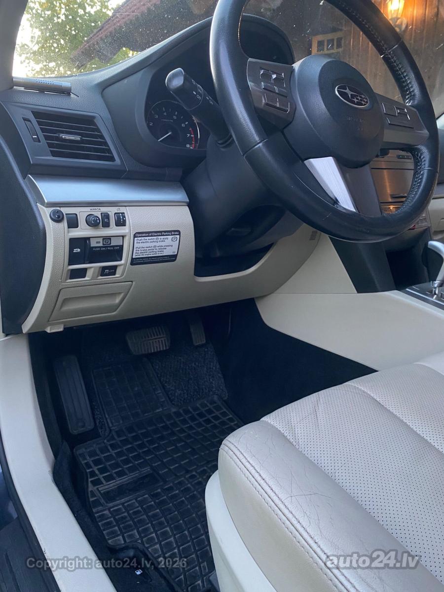Pelēks Subaru Outback 2012 Tallina, ar dzinēja tilpumu 2.50 L un nobraukumu 186 tūkst. km par 7100 €, foto 19 vietnē AUTOMOTO.COM.LV