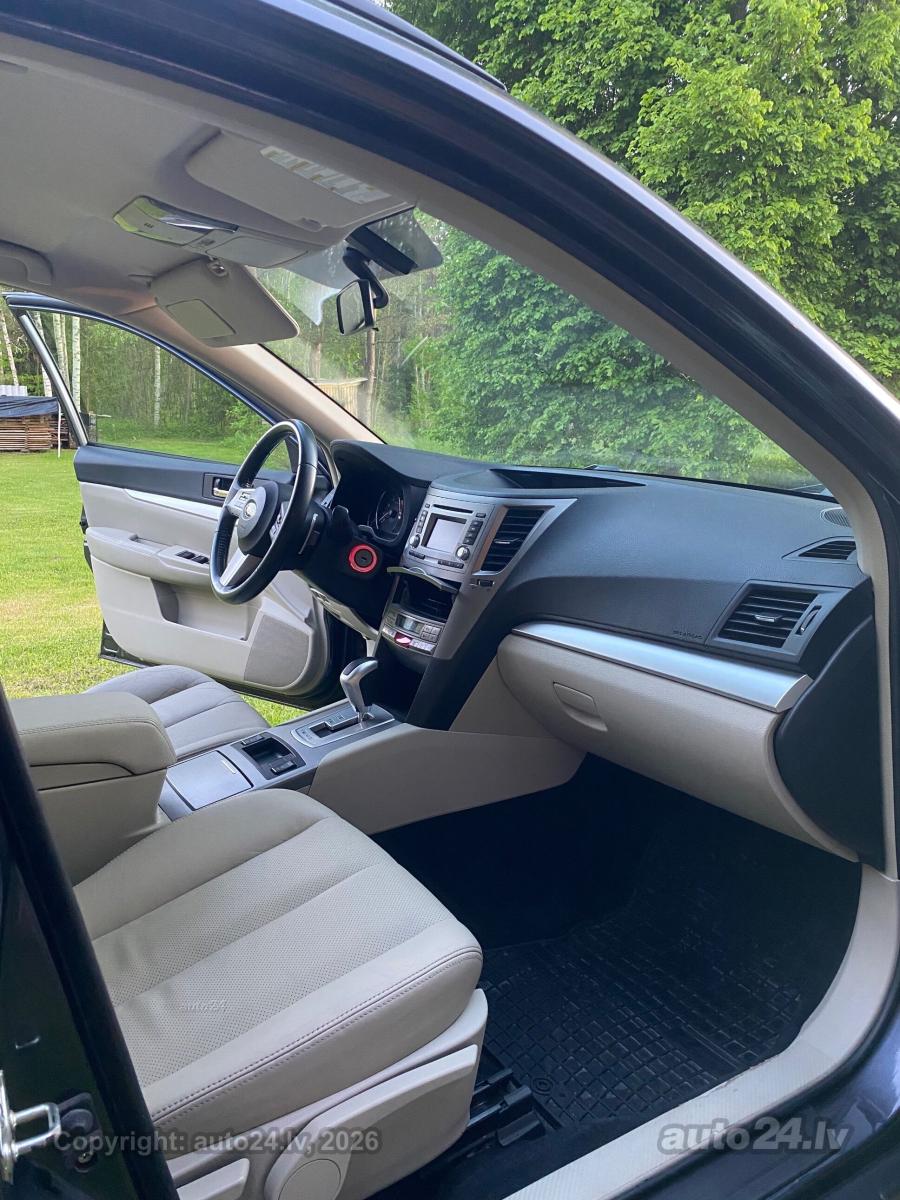 Pelēks Subaru Outback 2012 Tallina, ar dzinēja tilpumu 2.50 L un nobraukumu 186 tūkst. km par 7100 €, foto 20 vietnē AUTOMOTO.COM.LV