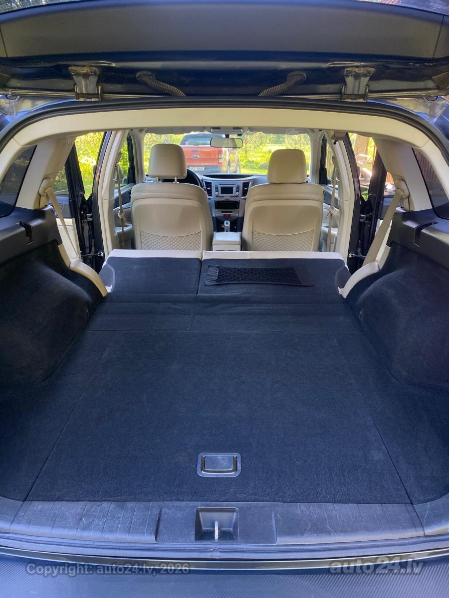 Pelēks Subaru Outback 2012 Tallina, ar dzinēja tilpumu 2.50 L un nobraukumu 186 tūkst. km par 7100 €, foto 24 vietnē AUTOMOTO.COM.LV