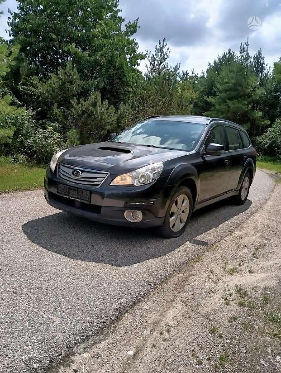 Grey Subaru Outback 2012 in Ukmerge, with an engine capacity of 2.00 L and mileage of 270 thousand km for 2150 €, photo 1 on AUTOMOTO.COM.LV