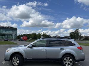 Grey Subaru Outback 2012 in Panevezys, with an engine capacity of 2.46 L and mileage of 288 thousand km for 4700 €, photo 5 on AUTOMOTO.COM.LV