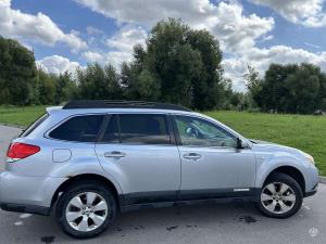 Grey Subaru Outback 2012 in Panevezys, with an engine capacity of 2.46 L and mileage of 288 thousand km for 4700 €, photo 3 on AUTOMOTO.COM.LV