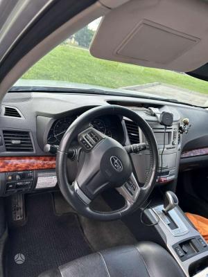 Grey Subaru Outback 2012 in Panevezys, with an engine capacity of 2.46 L and mileage of 288 thousand km for 4700 €, photo 7 on AUTOMOTO.COM.LV