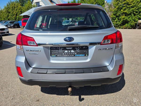 Grey Subaru Outback 2012 in Utena, with an engine capacity of 2.46 L and mileage of 258 thousand km for 8350 €, photo 4 on AUTOMOTO.COM.LV