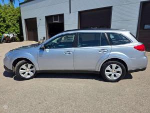 Grey Subaru Outback 2012 in Utena, with an engine capacity of 2.46 L and mileage of 258 thousand km for 8350 €, photo 7 on AUTOMOTO.COM.LV