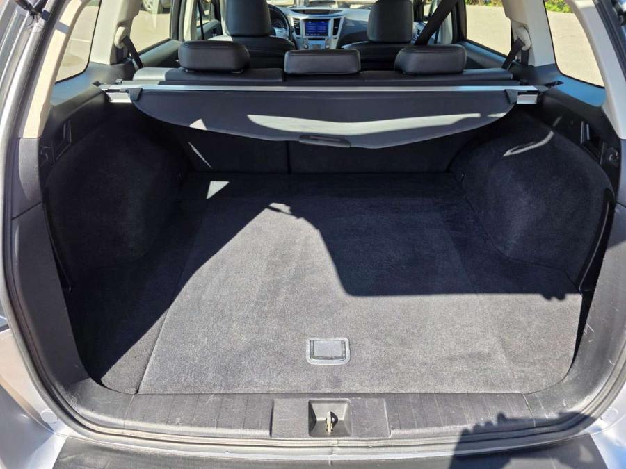 Grey Subaru Outback 2012 in Utena, with an engine capacity of 2.46 L and mileage of 258 thousand km for 8350 €, photo 30 on AUTOMOTO.COM.LV