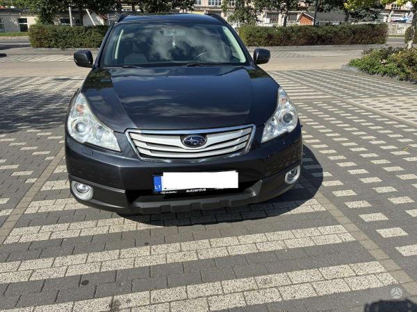 Grey Subaru Outback 2012 in Vilnius, with an engine capacity of 2.46 L and mileage of 207 thousand km for 7500 €, photo 3 on AUTOMOTO.COM.LV