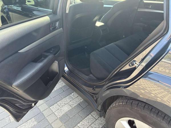Grey Subaru Outback 2012 in Vilnius, with an engine capacity of 2.46 L and mileage of 207 thousand km for 7500 €, photo 9 on AUTOMOTO.COM.LV