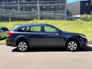 Grey Subaru Outback 2012 in Vilnius, with an engine capacity of 2.46 L and mileage of 209 thousand km for 5700 €, photo 6 on AUTOMOTO.COM.LV