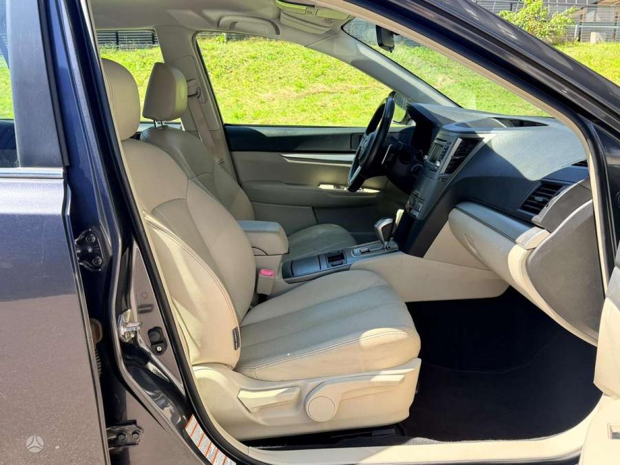 Grey Subaru Outback 2012 in Vilnius, with an engine capacity of 2.46 L and mileage of 209 thousand km for 5700 €, photo 14 on AUTOMOTO.COM.LV