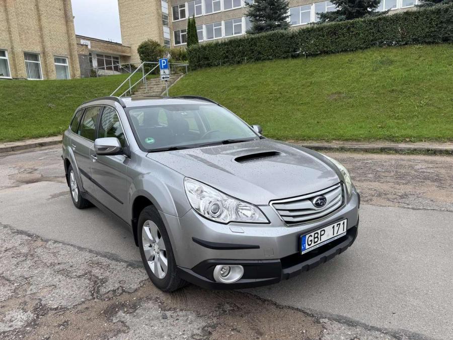 Pelēks Subaru Outback 2012 Viļņa, ar dzinēja tilpumu 2.00 L un nobraukumu 280 tūkst. km par 2700 €, foto 3 vietnē AUTOMOTO.COM.LV