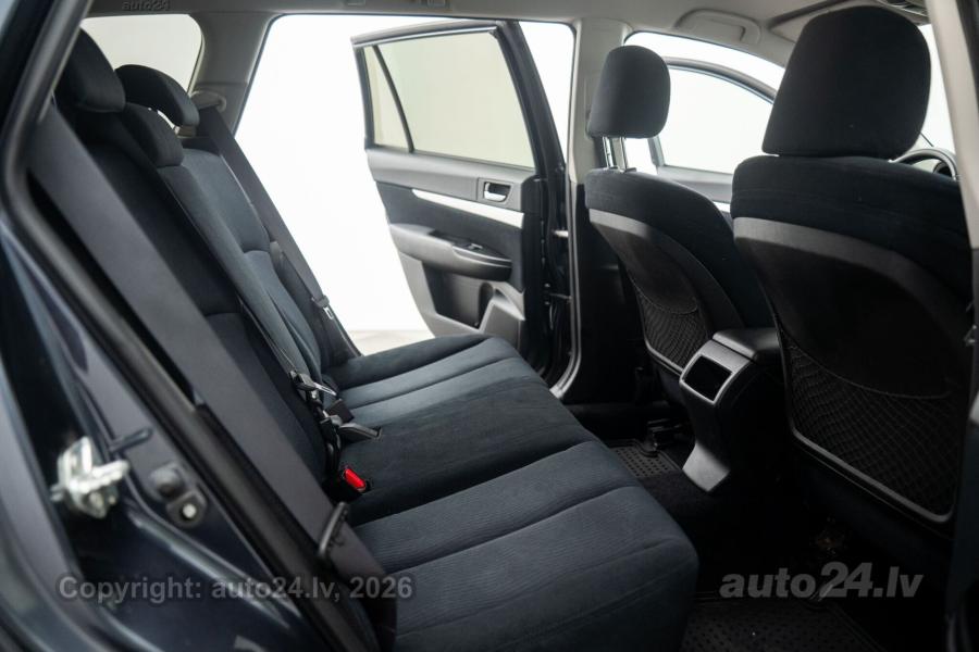 Grey Subaru Outback 2012 in Tallinn, with an engine capacity of 2.50 L and mileage of 230 thousand km for 6499 €, photo 12 on AUTOMOTO.COM.LV
