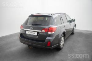 Pelēks Subaru Outback 2012 Tallina, ar dzinēja tilpumu 2.50 L un nobraukumu 230 tūkst. km par 6499 €, foto 4 vietnē AUTOMOTO.COM.LV
