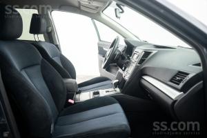 Pelēks Subaru Outback 2012 Tallina, ar dzinēja tilpumu 2.50 L un nobraukumu 230 tūkst. km par 6499 €, foto 14 vietnē AUTOMOTO.COM.LV