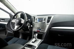 Pelēks Subaru Outback 2012 Tallina, ar dzinēja tilpumu 2.50 L un nobraukumu 230 tūkst. km par 6499 €, foto 15 vietnē AUTOMOTO.COM.LV
