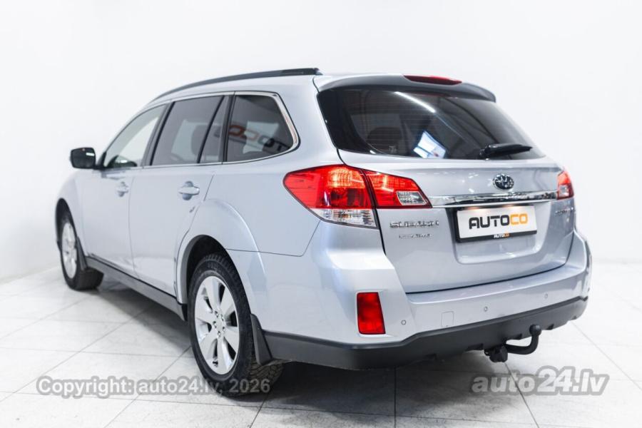 Pelēks Subaru Outback 2013 Tallina, ar dzinēja tilpumu 2.50 L un nobraukumu 118 tūkst. km par 7999 €, foto 5 vietnē AUTOMOTO.COM.LV