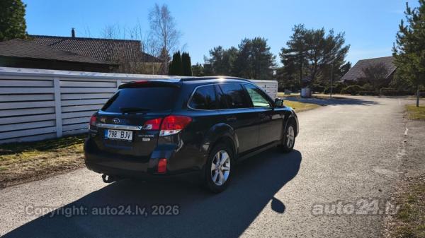 Pelēks Subaru Outback 2013 Tallina, ar dzinēja tilpumu 2.00 L un nobraukumu 281 tūkst. km par 4900 €, foto 3 vietnē AUTOMOTO.COM.LV