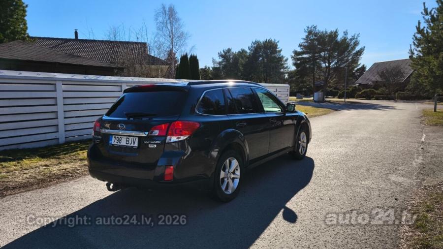 Pelēks Subaru Outback 2013 Tallina, ar dzinēja tilpumu 2.00 L un nobraukumu 281 tūkst. km par 4900 €, foto 3 vietnē AUTOMOTO.COM.LV