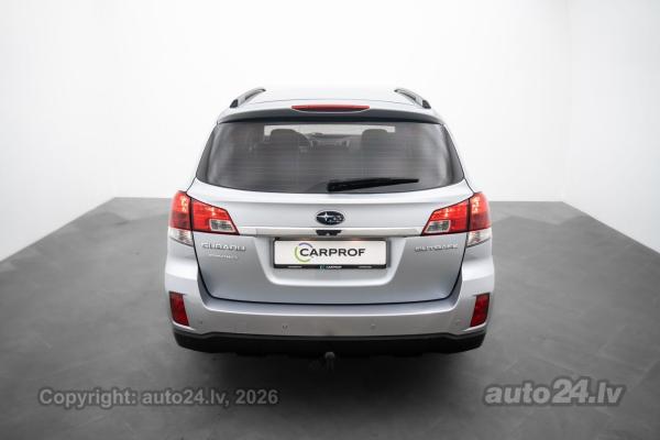Grey Subaru Outback 2013 in Tallinn, with an engine capacity of 2.50 L and mileage of 119 thousand km for 7999 €, photo 5 on AUTOMOTO.COM.LV
