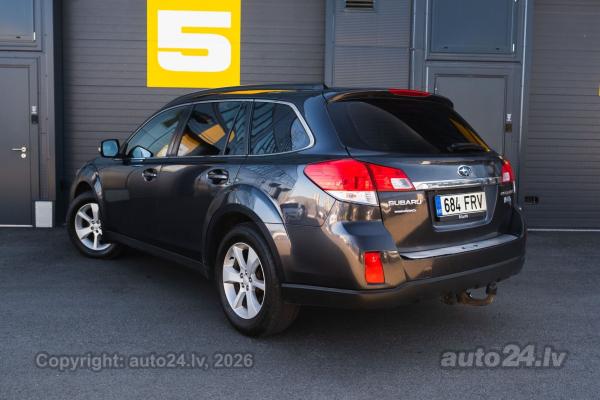 Pelēks Subaru Outback 2013 Tallina, ar dzinēja tilpumu 2.00 L un nobraukumu 176 tūkst. km par 5999 €, foto 3 vietnē AUTOMOTO.COM.LV